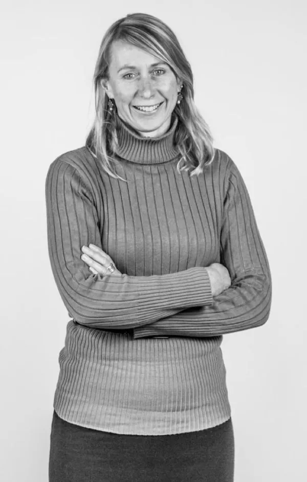 The face of travel: Carolann Ouellette - Runway GirlRunway Girl