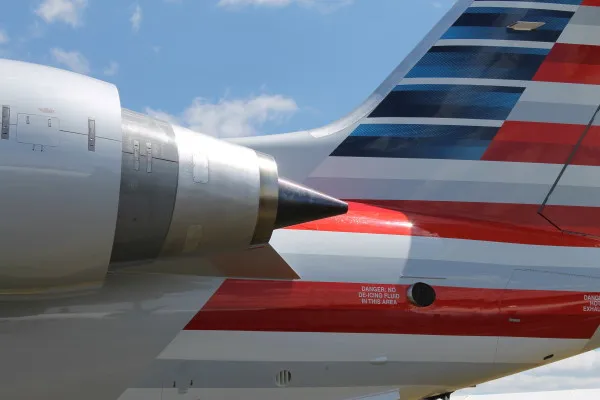 Bombardier eyes new entryway for CRJ; offers Gogo Wi-Fi linefit ...