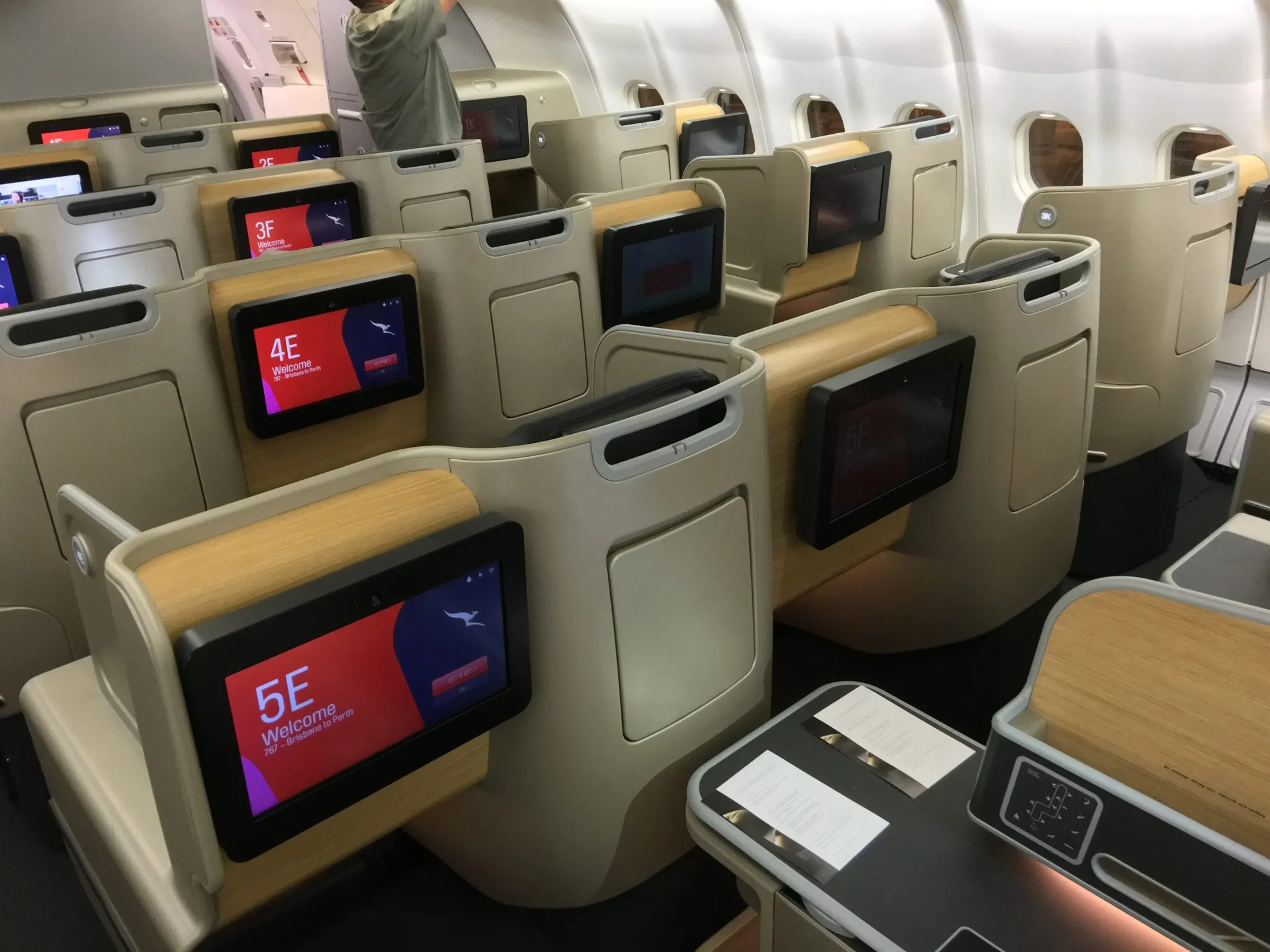 Qantas One In Seven Business Suite Seat Problem Is Apparent Runway Qantas One In Seven Business Suite Seat Problem Is Apparent Runway