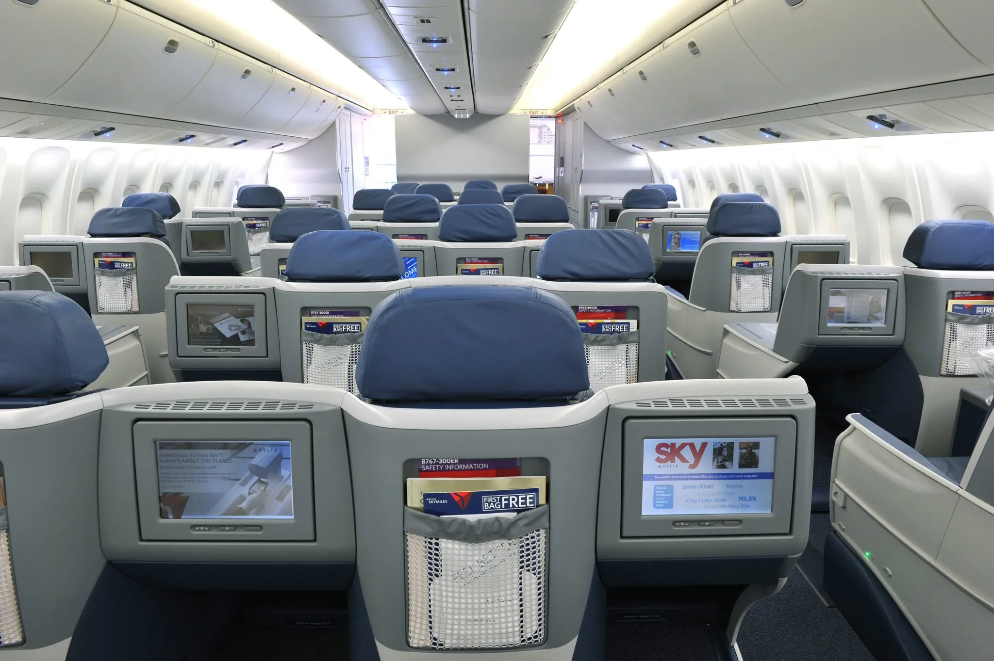 Doing Business: the staggered business class seat renaissance - Runway ...