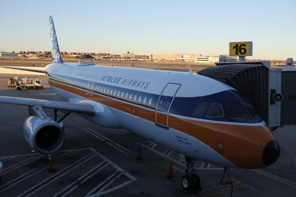 JetBlue goes retro to re-launch Palm Springs service - Runway ...