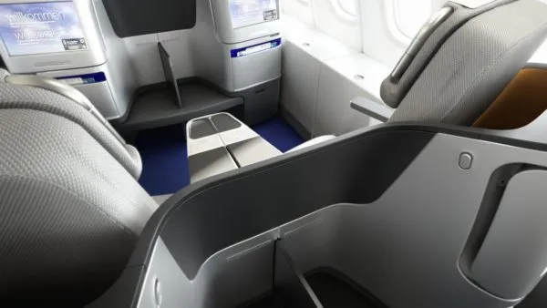 Lufthansa's mediocre business class problem bites on the A350 -Runway Girl