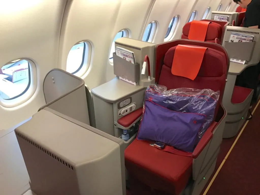 Hong Kong Airlines balances new business seats and expansion - Runway ...