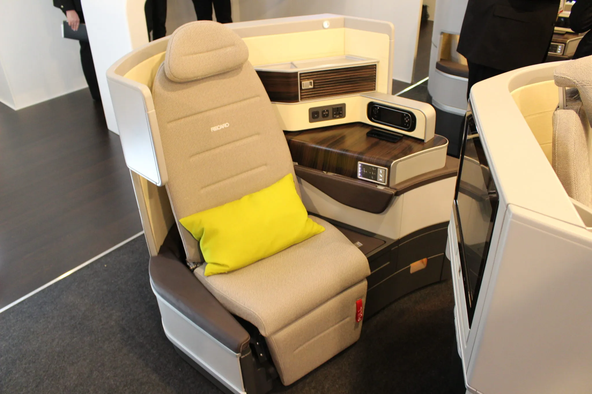 Recaro CL6710 launch partner change down to engines, not seats - Runway ...