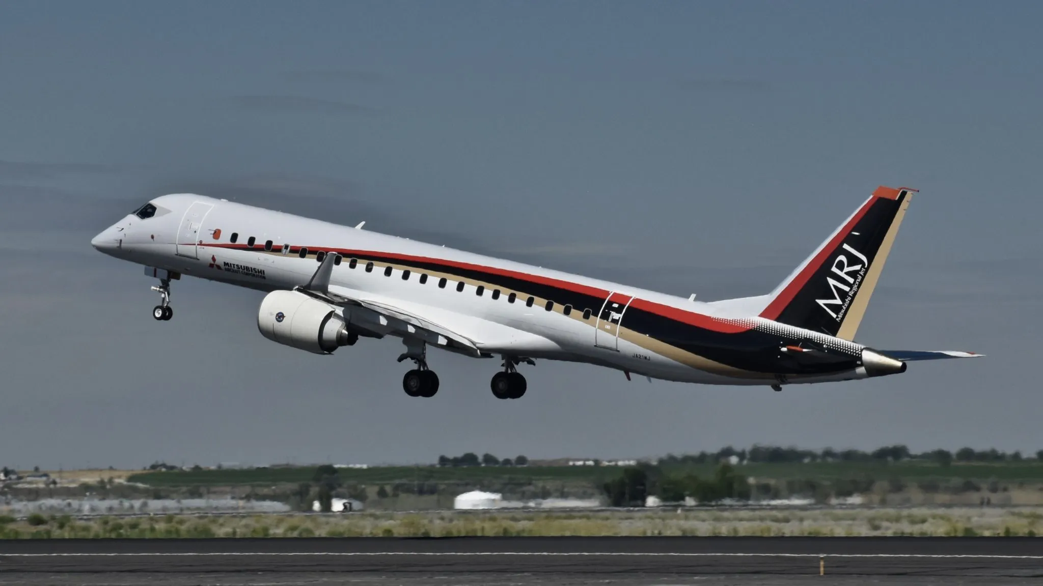 Pre-Farnborough MRJ briefing shows Mitsubishi still bullish on new jet ...