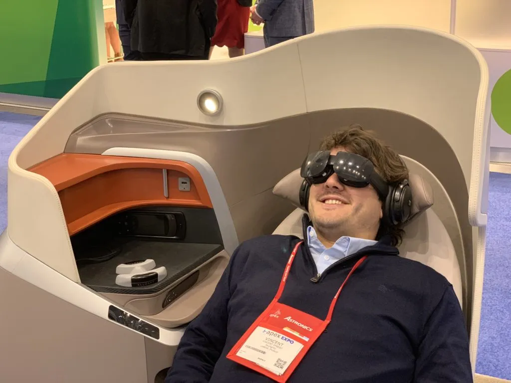 Stelia, Skylights unveil in-seat 3D-VR headset, speakers and seat ...