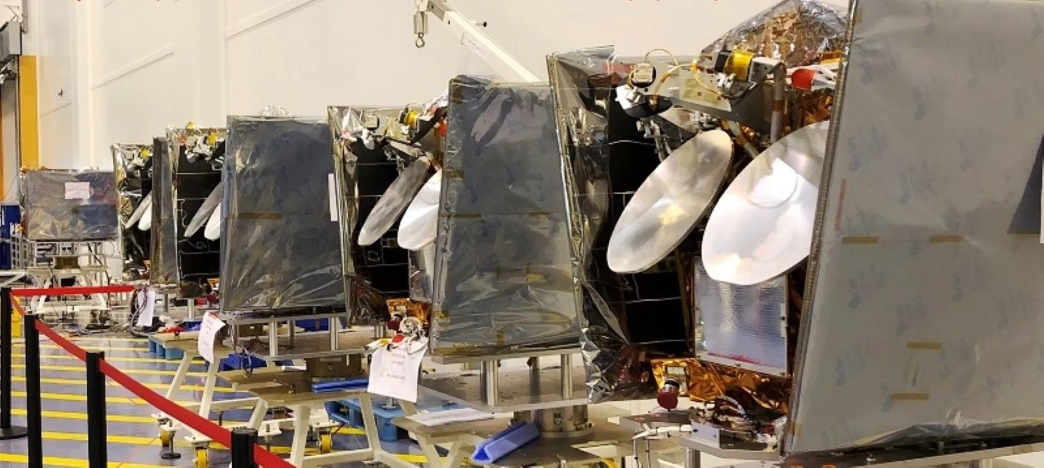Press Release: First satellites for OneWeb shipped to launch site ...