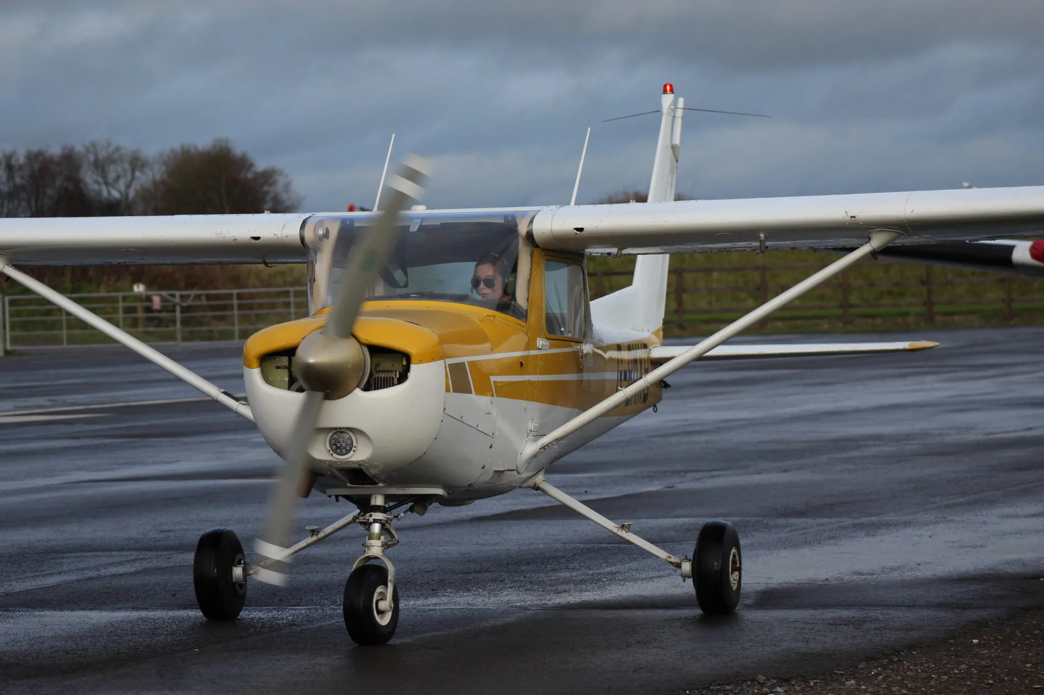 Solo at 16: Ellie Carter does the hard work for a flying career ...