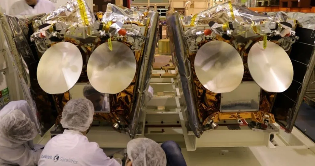 Press Release: First satellites for OneWeb shipped to launch site ...