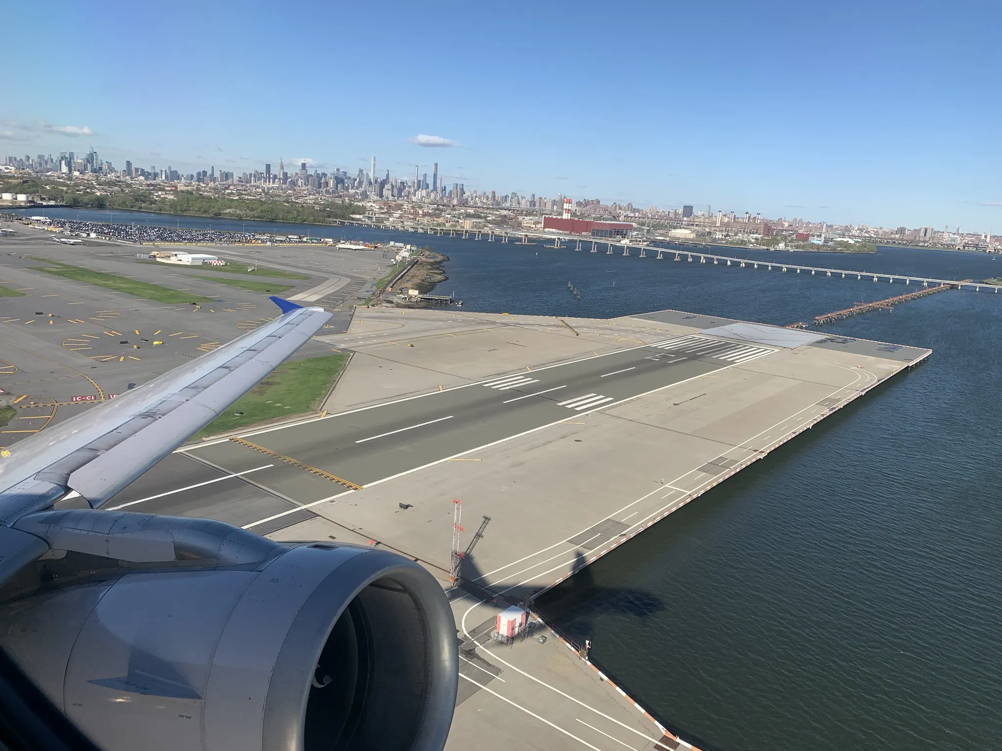 United's elevated service on shuttle-like route worthy of praise ...