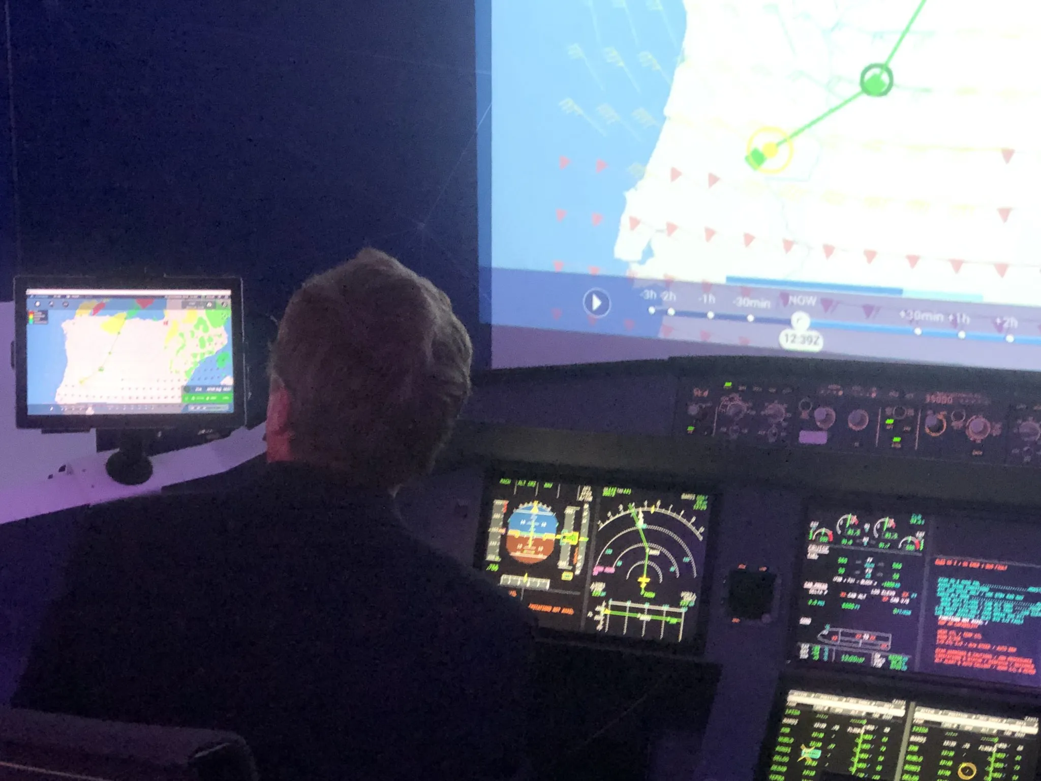 Thales builds a connected FMS brain for its next generation avionics ...