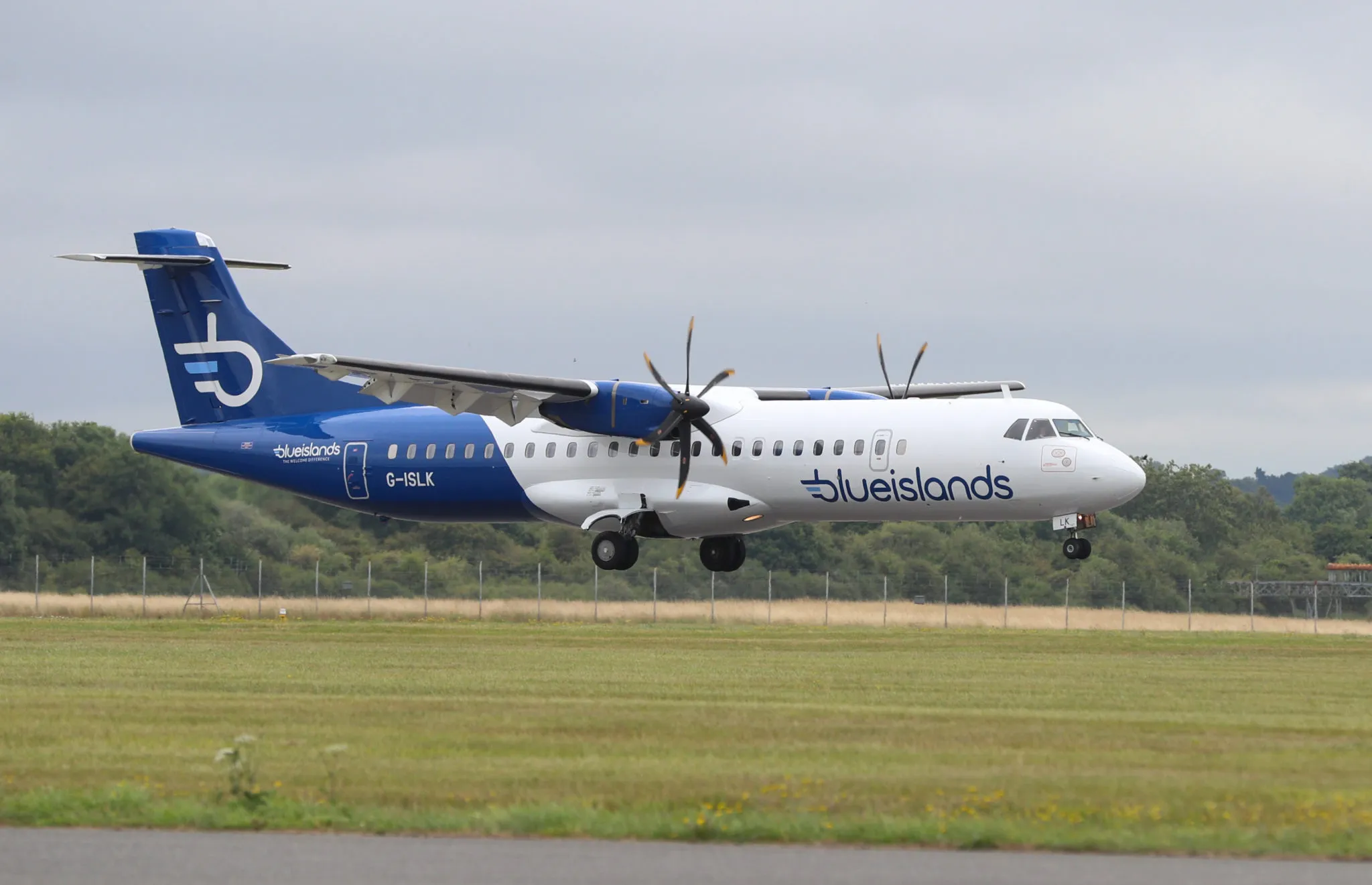 Historic Blue Islands launch provides AvGeek adventure - Runway ...