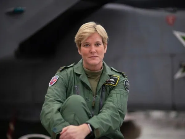 Mandy Hickson: Breaking stereotypes with tales from the fast jet ...