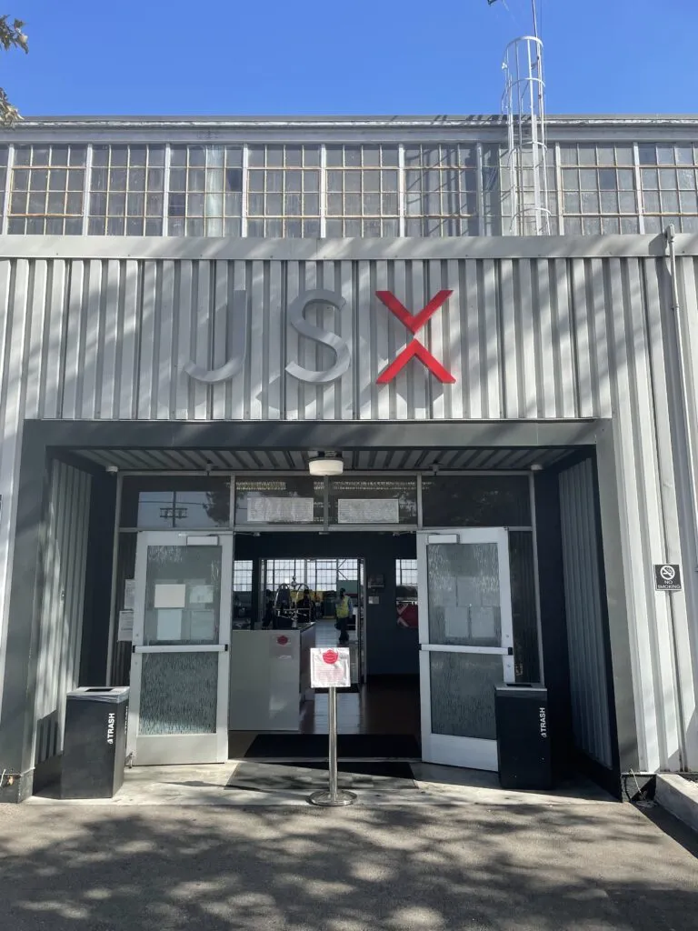 Almost private: JSX makes flying easy and enjoyable - Runway GirlRunway ...