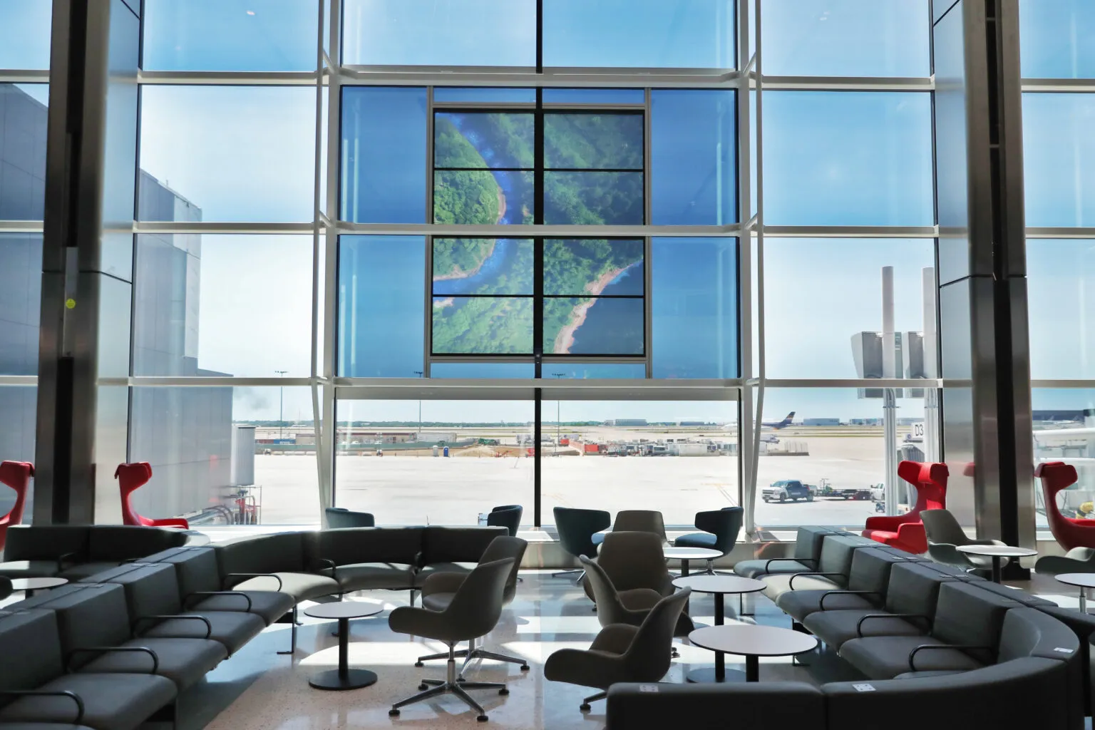 Atlanta reclaims its title of world’s busiest airport - Runway ...