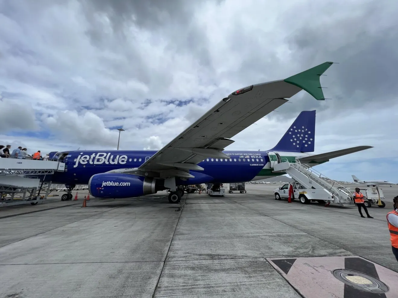 Press Release: JetBlue pilots press for contract - Runway GirlRunway Girl