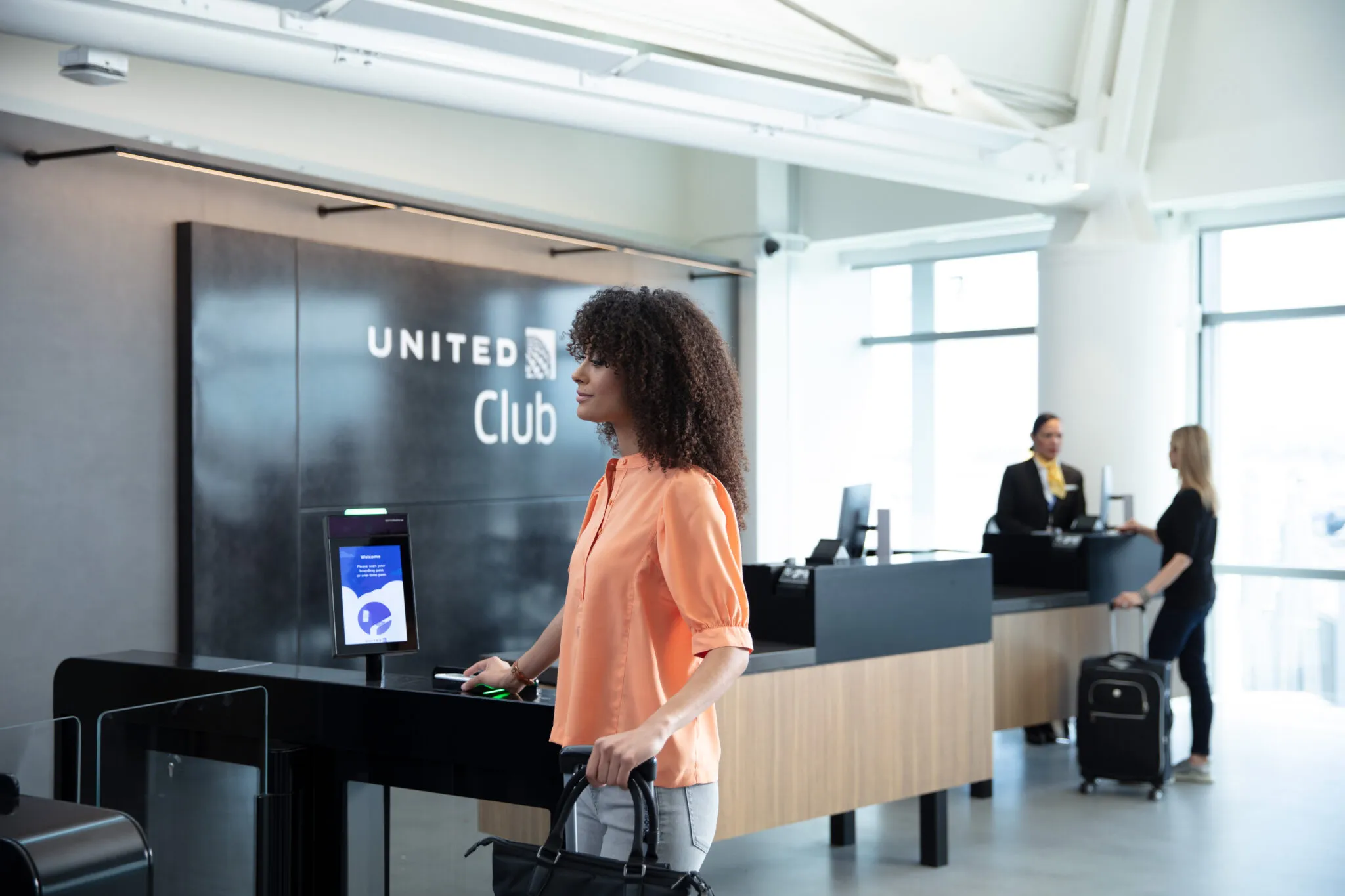 Press Release: United opens its largest club in the country - Runway ...