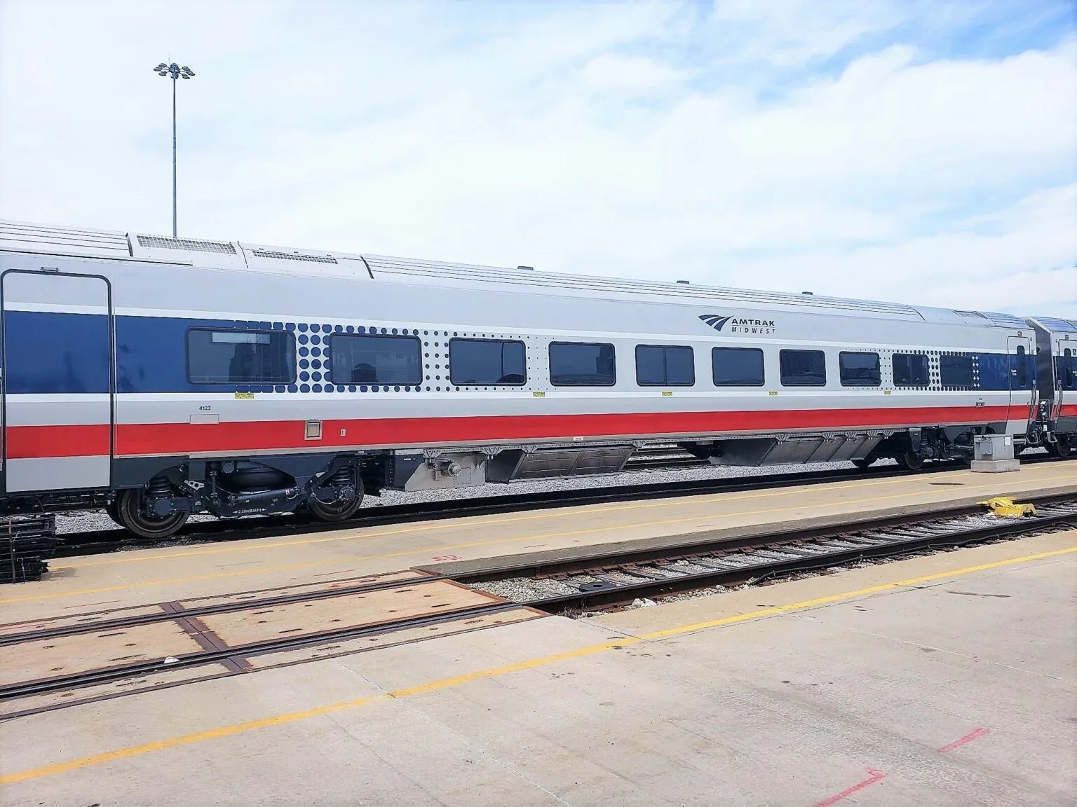 Amtrak Midwest's new coaches fitted with Icomera connectivity - Runway ...