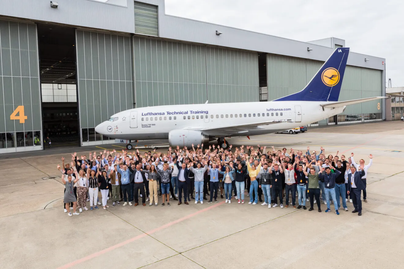 Press Release: Lufthansa Technik apprentice training program ...