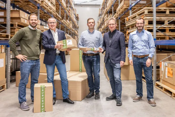 Press Release: FACC eyes carbon-neutral manufacturing by 2040Runway Girl