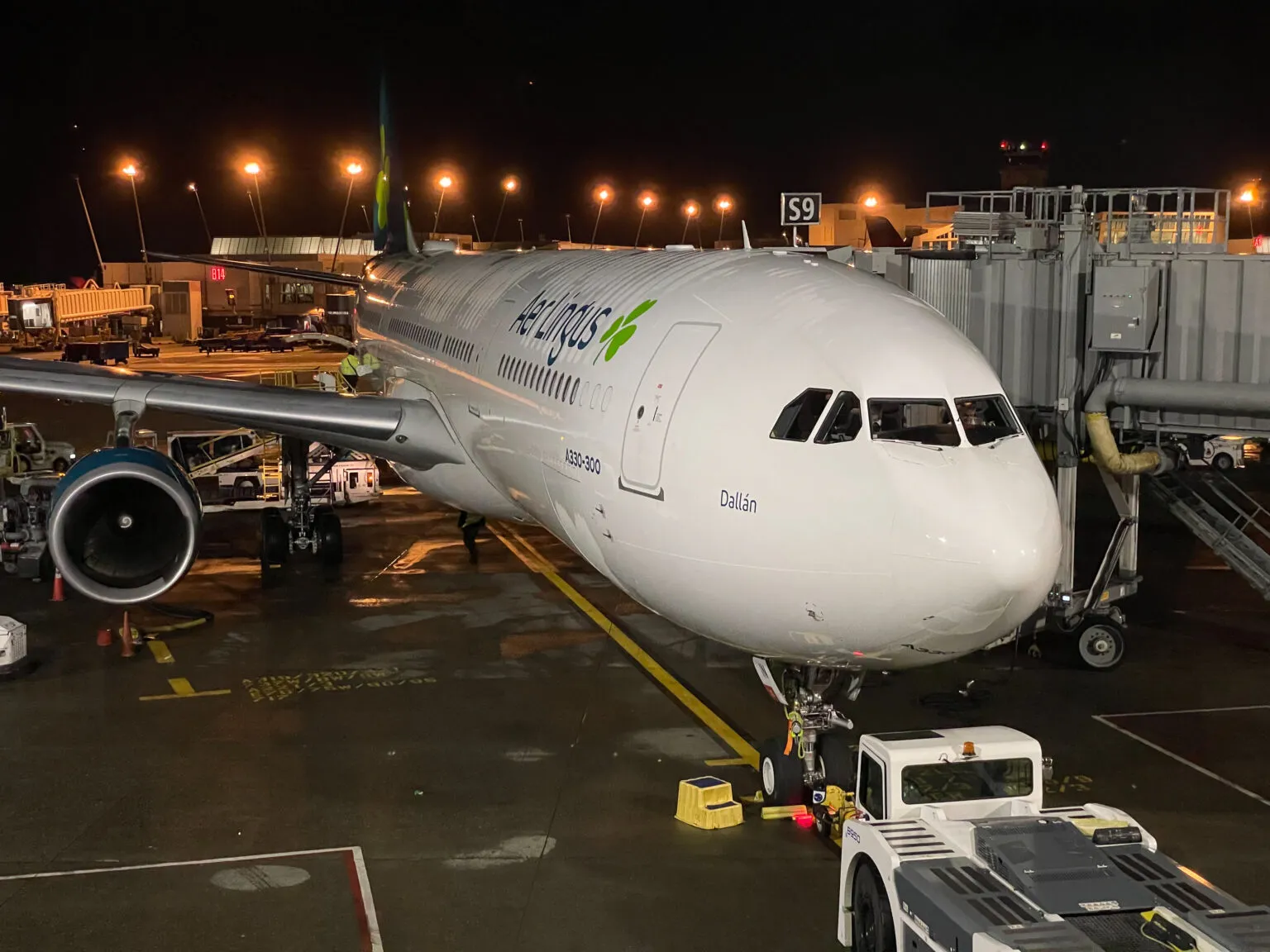 Aer Lingus A330 business impresses despite hiccups - Runway GirlRunway Girl