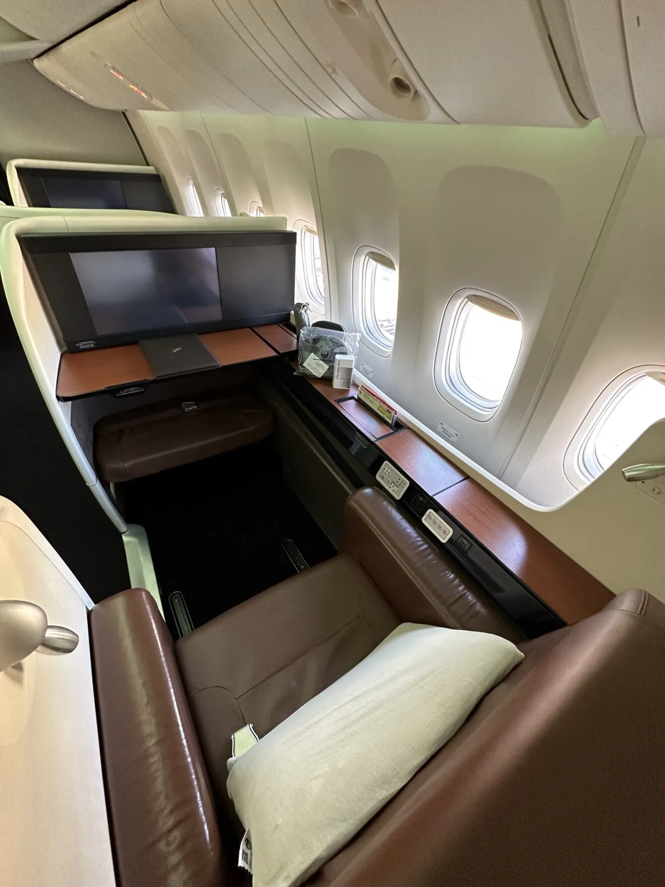 JAL first class provides a masterclass in premium PaxEx - Runway ...