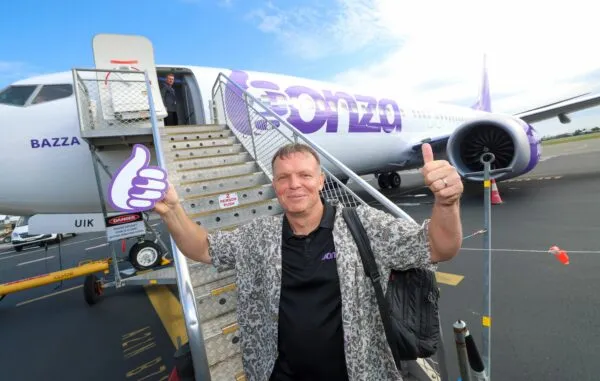 Press Release: Customers and guests board first-ever Bonza flightRunway ...