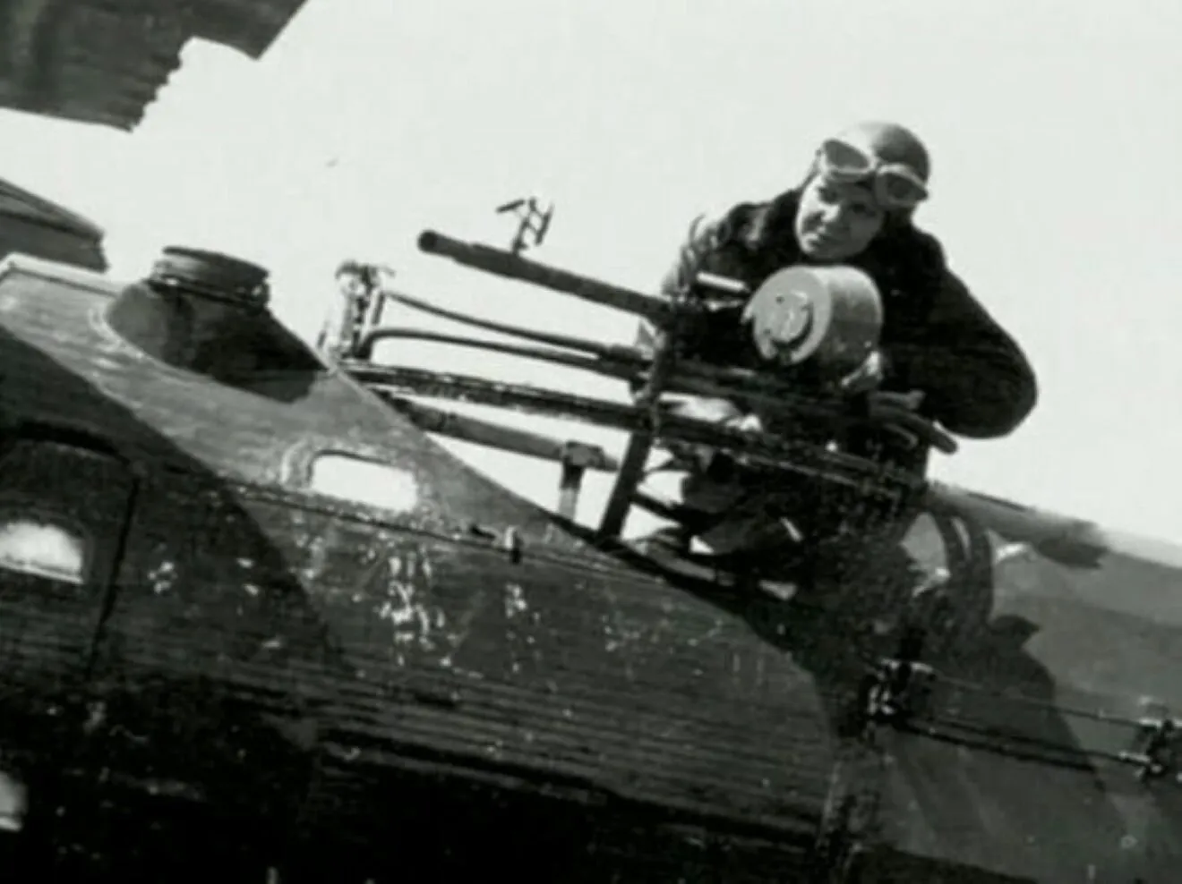 How Sabiha Gökçen of Turkey became the first female combat pilotRunway Girl