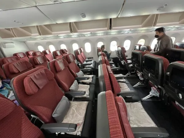 JAL 787: cushy for longhaul economy but could use soft tweaks - Runway ...