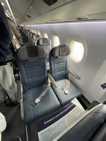 A lot to like on Porter Airlines' E2 YYZ-YVR flight - Runway GirlRunway Girl