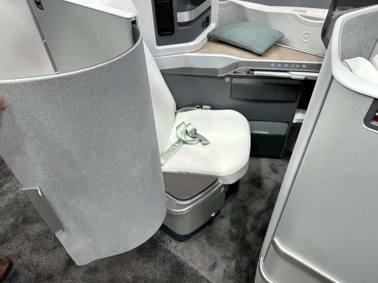 Jamco focusses on details with updated Quest stagger -Runway Girl