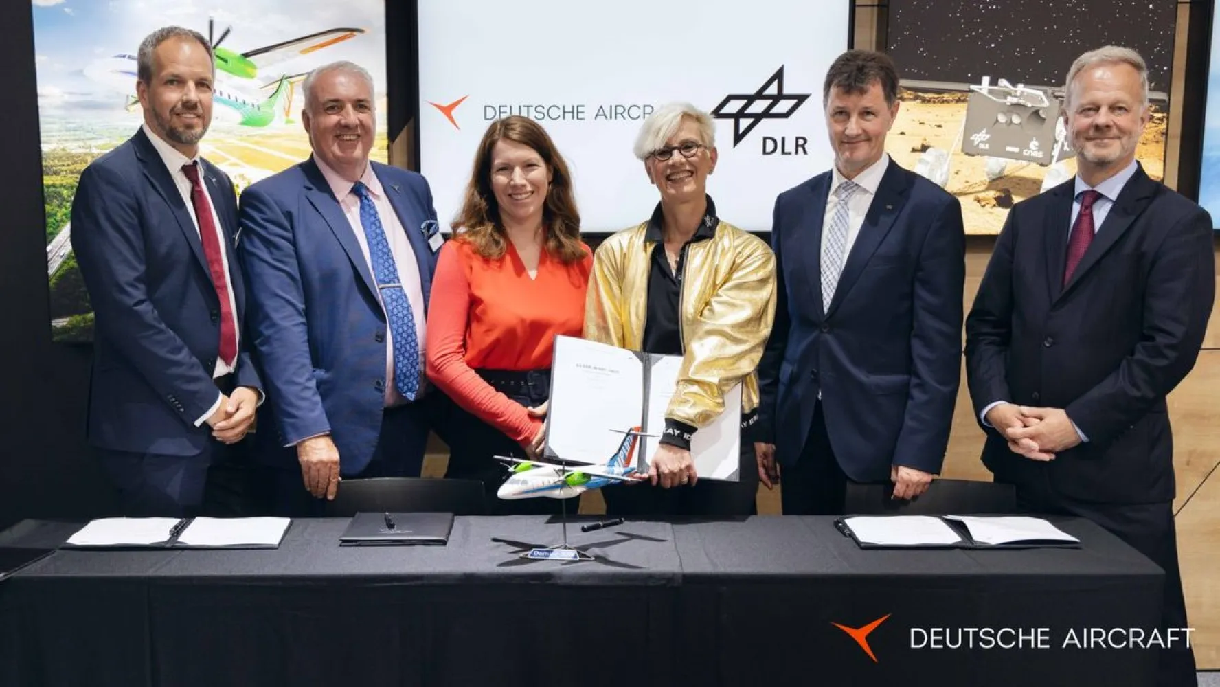 Press Release: Deutsche Aircraft delivers D328 to DLR as flying test ...