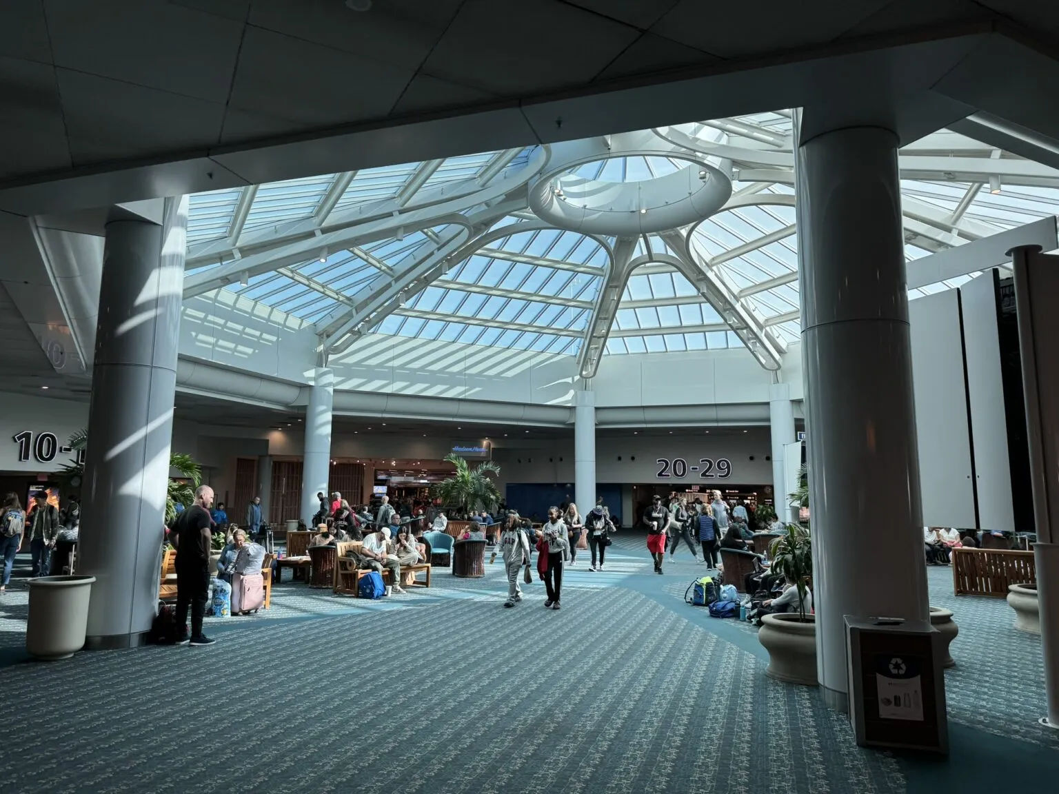 Brightline gives Amtrak a run for its money on Orlando-Miami - Runway ...