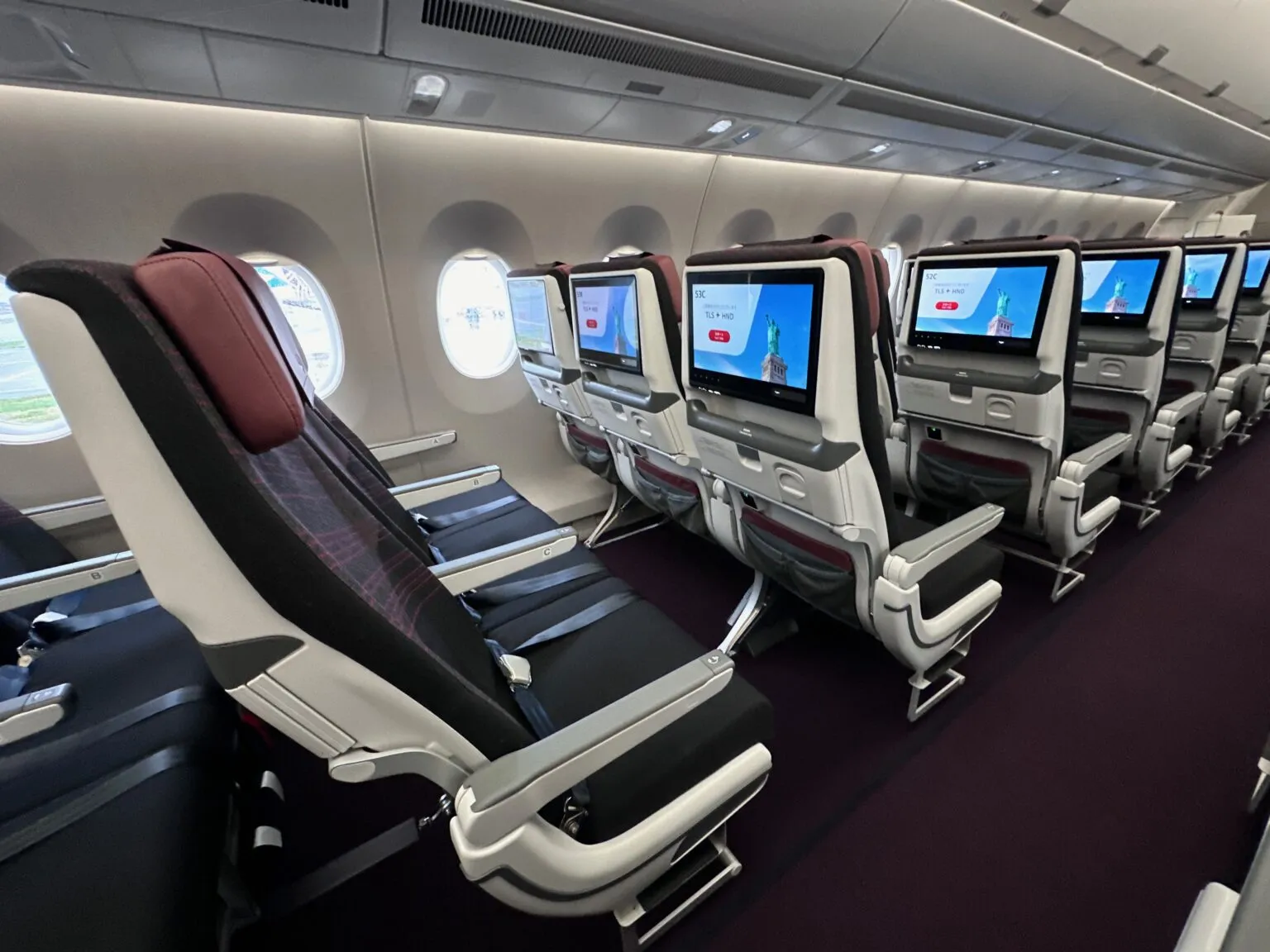 JAL’s new flagship A350-1000 astounds with aesthetics and spaceRunway Girl