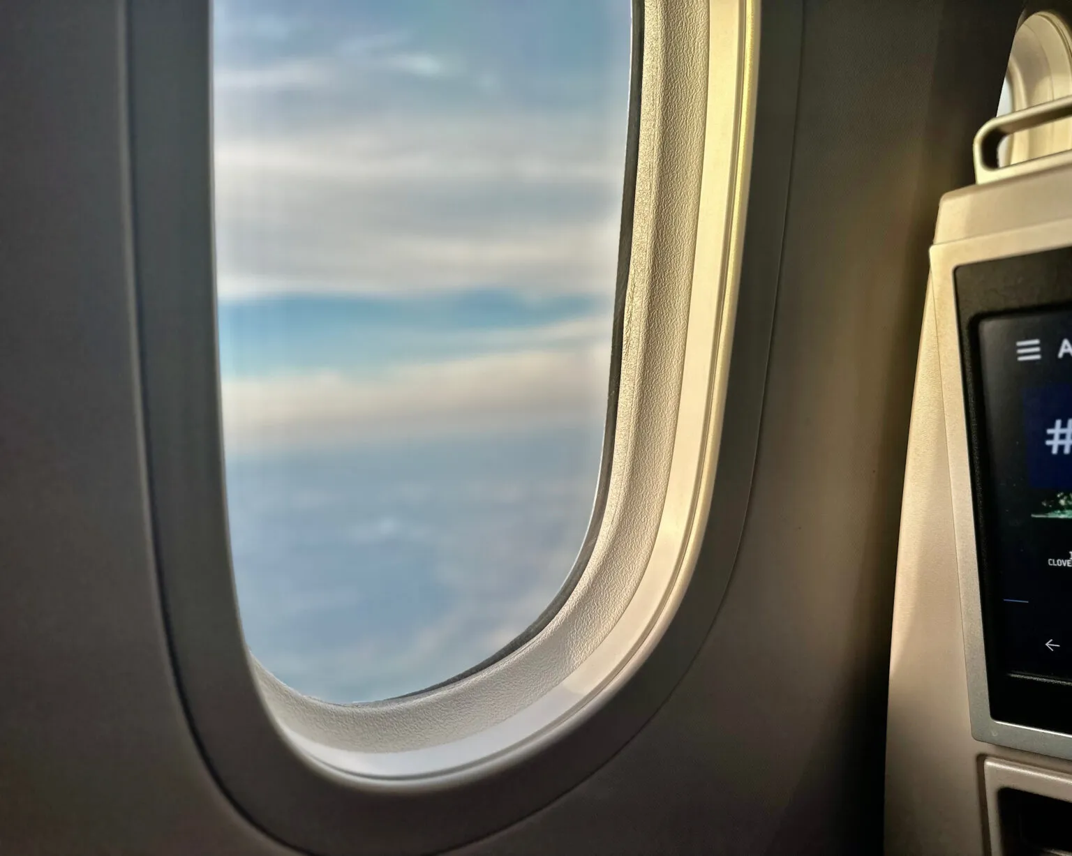 Boeing eyes using recycled aircraft carbon fiber for cabin ...
