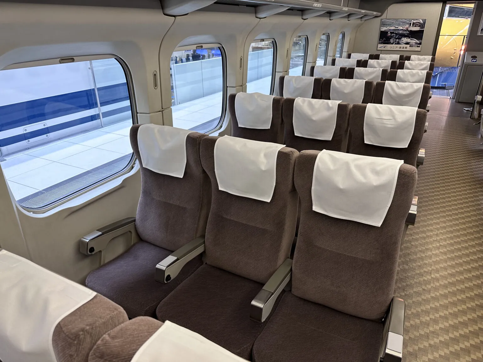What aircraft cabin designers can take from the newest ShinkansenRunway ...