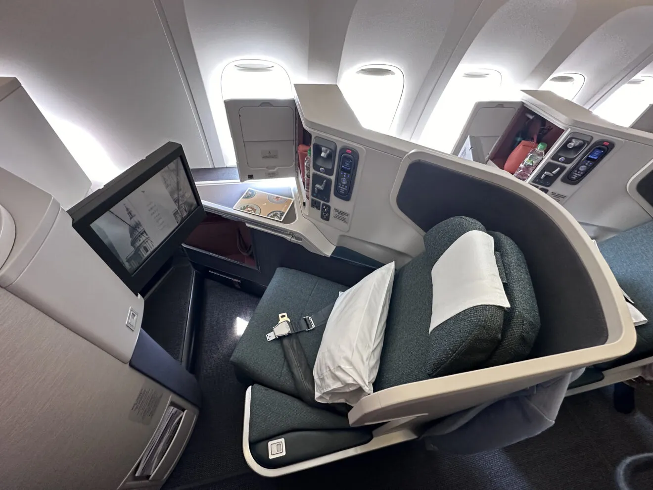 A retrospective on Cathay Pacific's Cirrus business class -Runway Girl