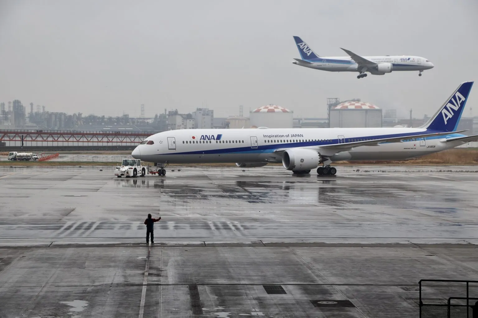 ANA reveals interior of high-density domestic Boeing 787-10s - Runway GirlRunway Girl