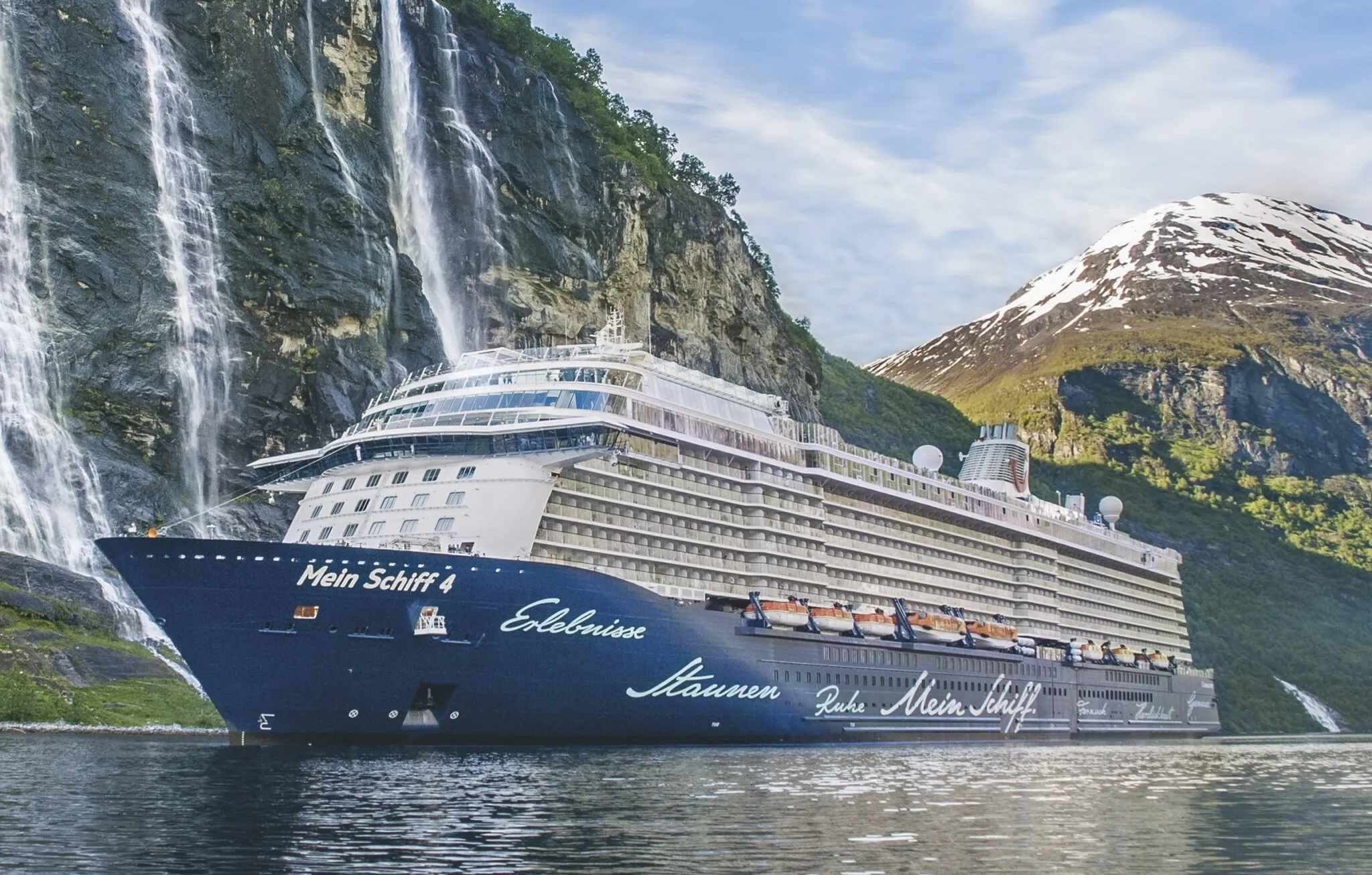 Press Release: Marlink’s nextgen network enhances digital at TUI CruisesRunway Girl