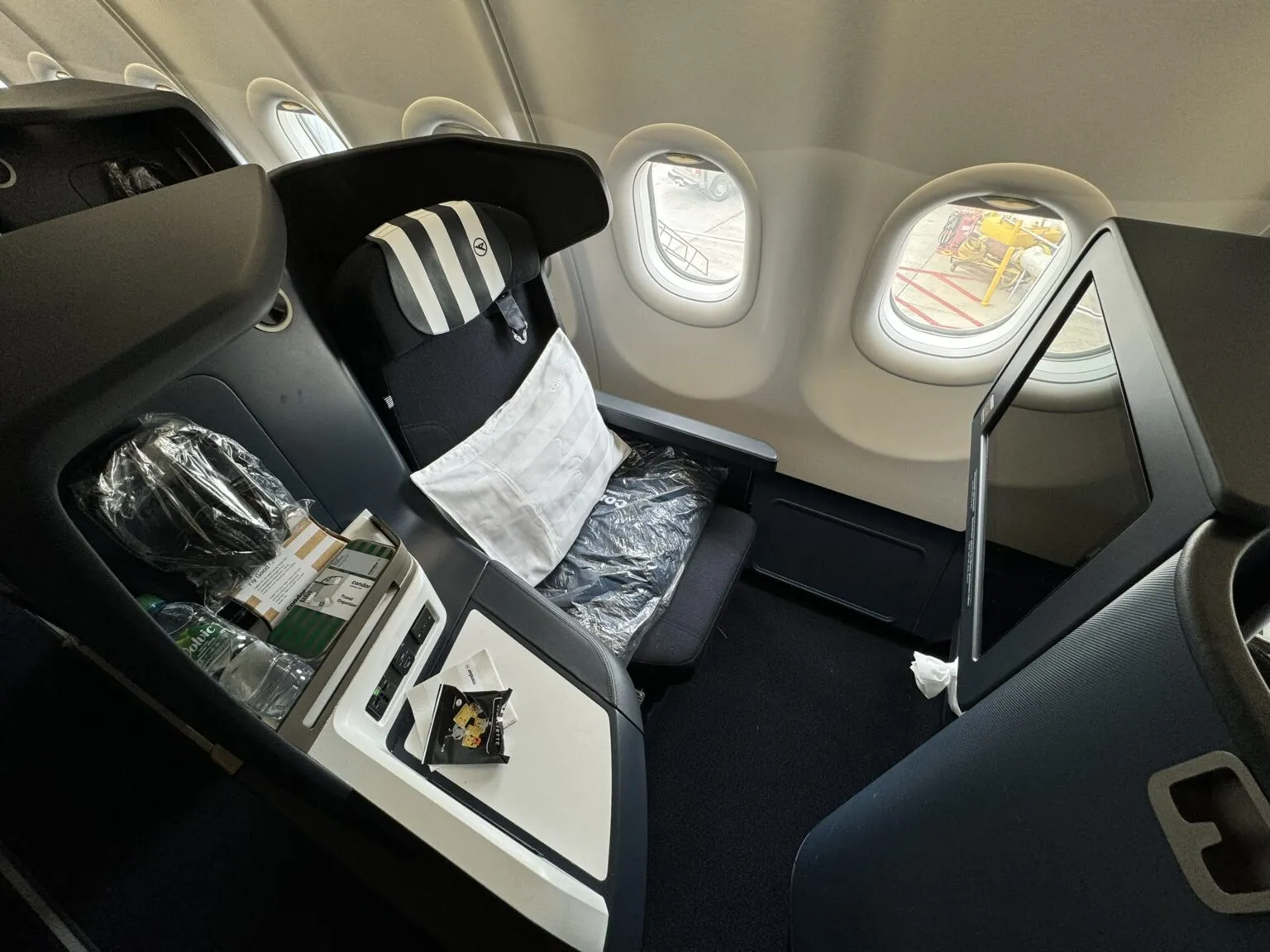 Condor gives legacies run for their money even with missing seat parts ...