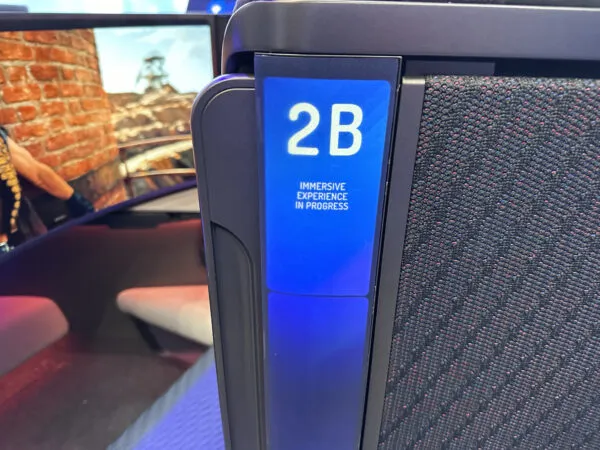 Panasonic/Collins MAYA seat concept: immersive or overwhelming?Runway Girl