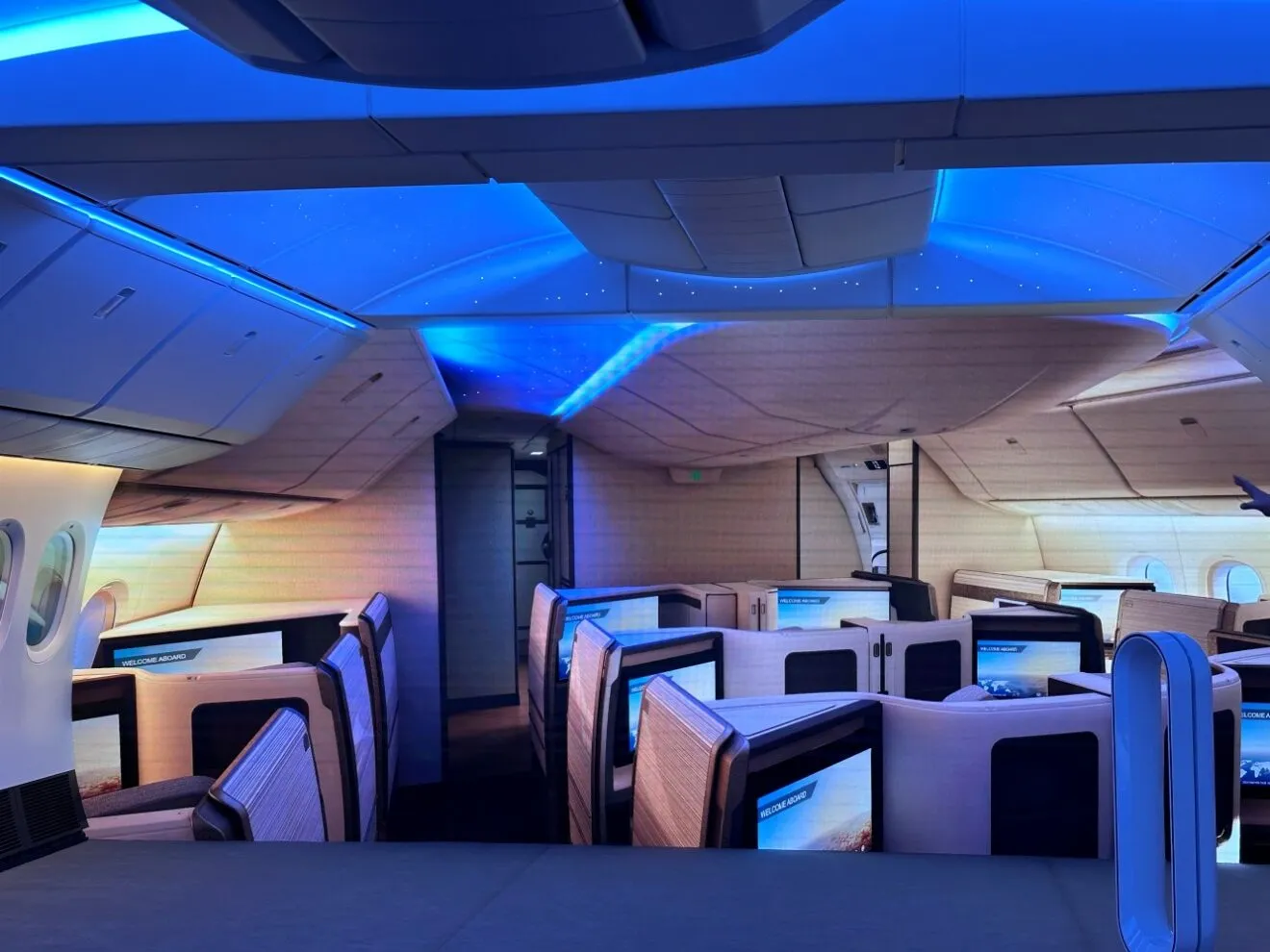 The converging business class model: herringbone vs stagger - Runway ...