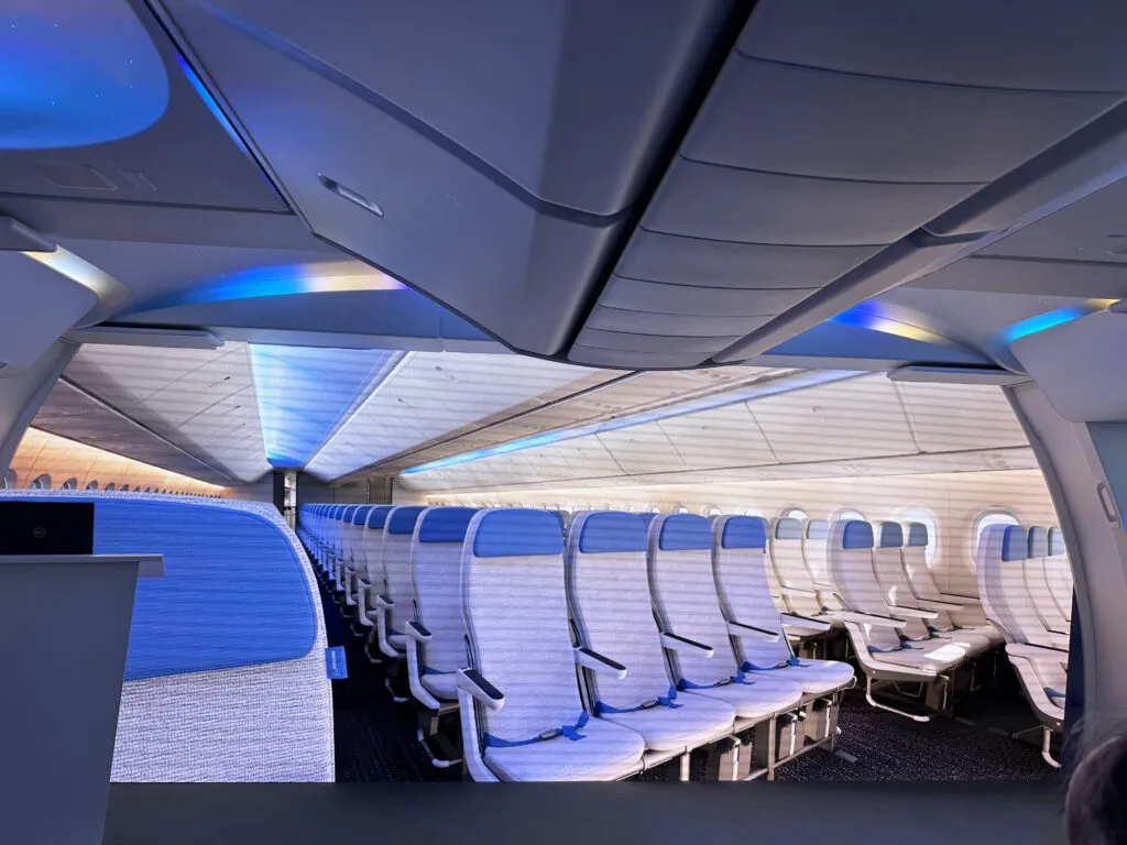 Boeing 777X cabin mockup takes centre stage at Farnborough - Runway ...