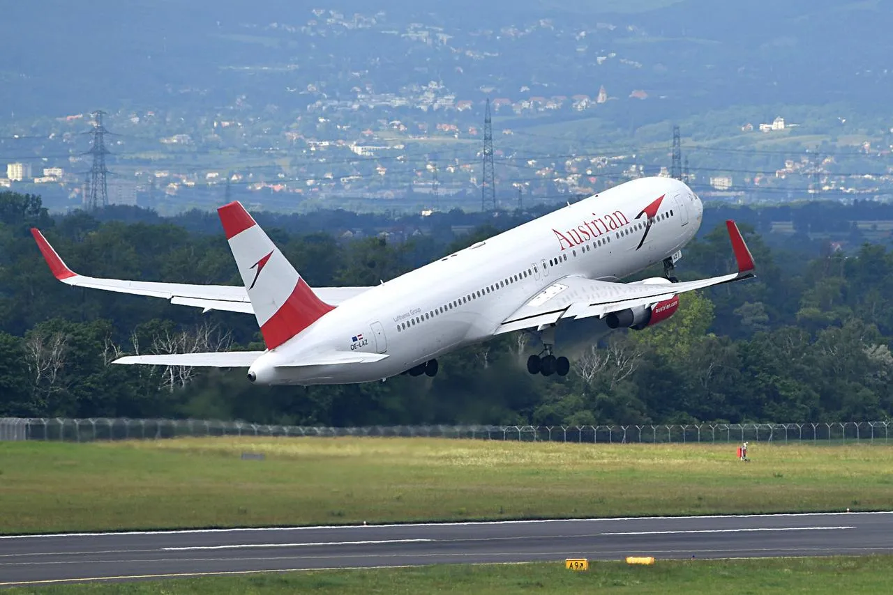 Long-haul fleet renewal ramps up as Austrian launches Vienna ...