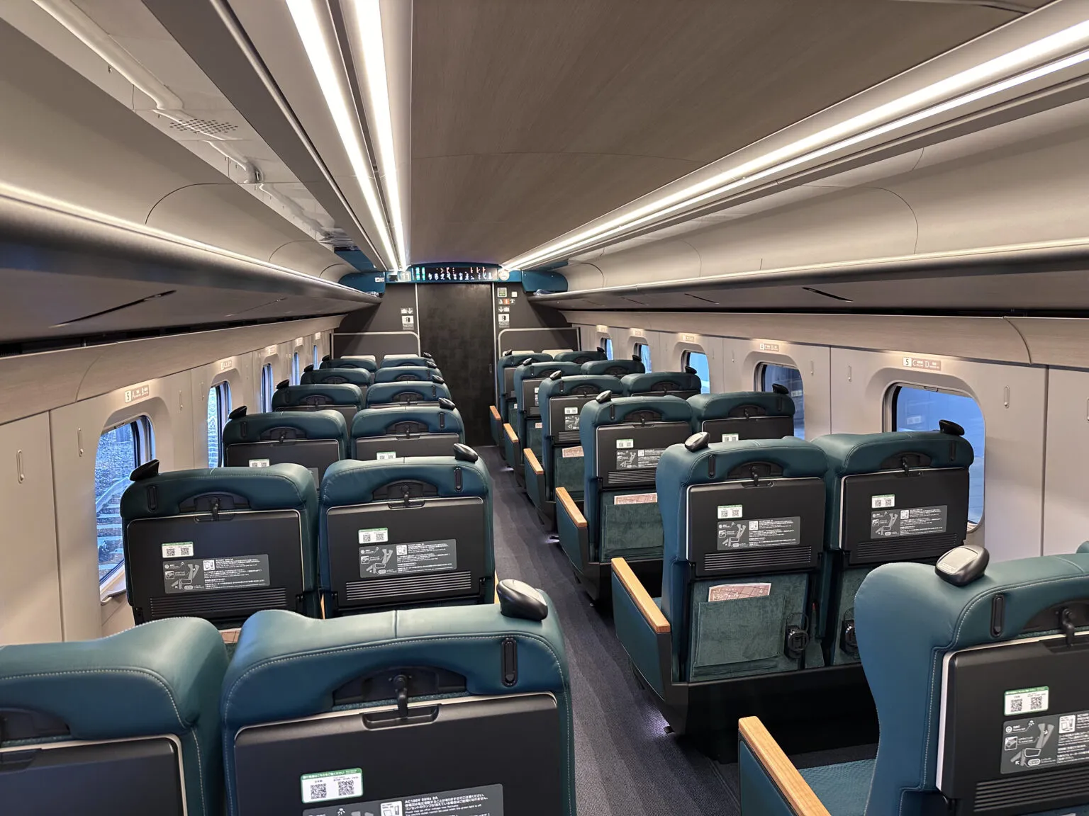 JR East’s new E8 Shinkansen impresses with speed and interior ...