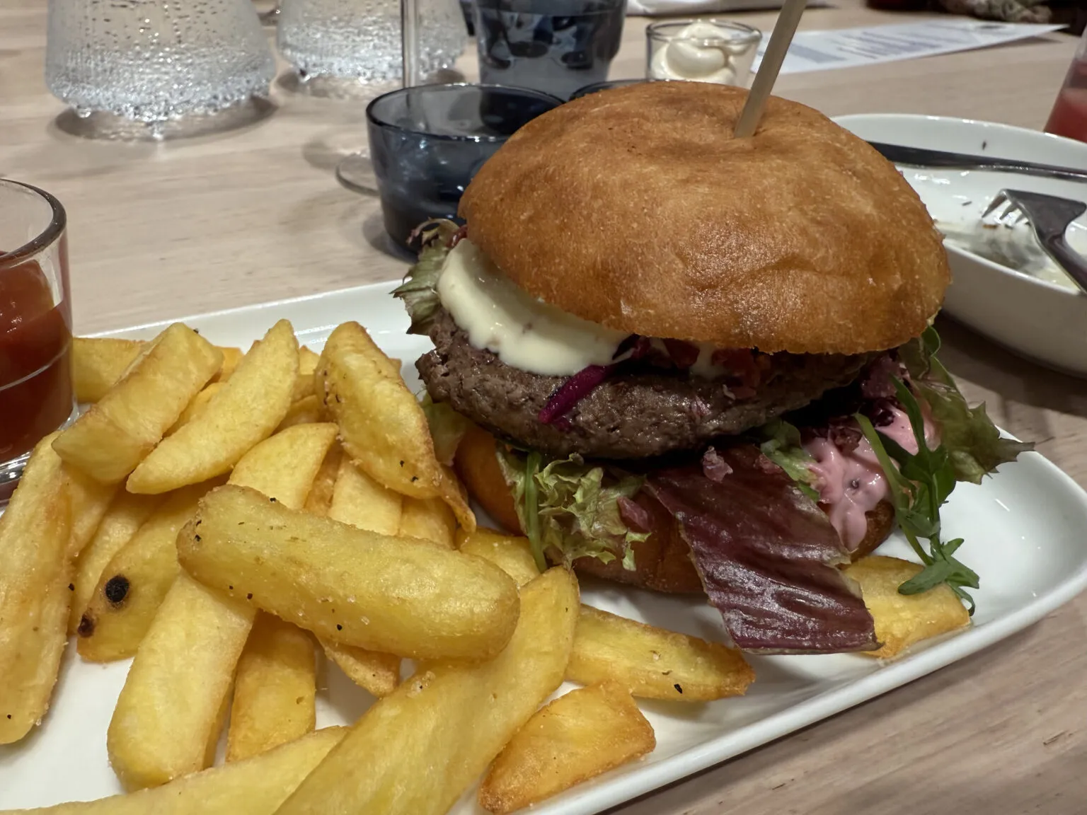 Finnair Platinum Wing lounge in HEL is almost heaven - Runway ...