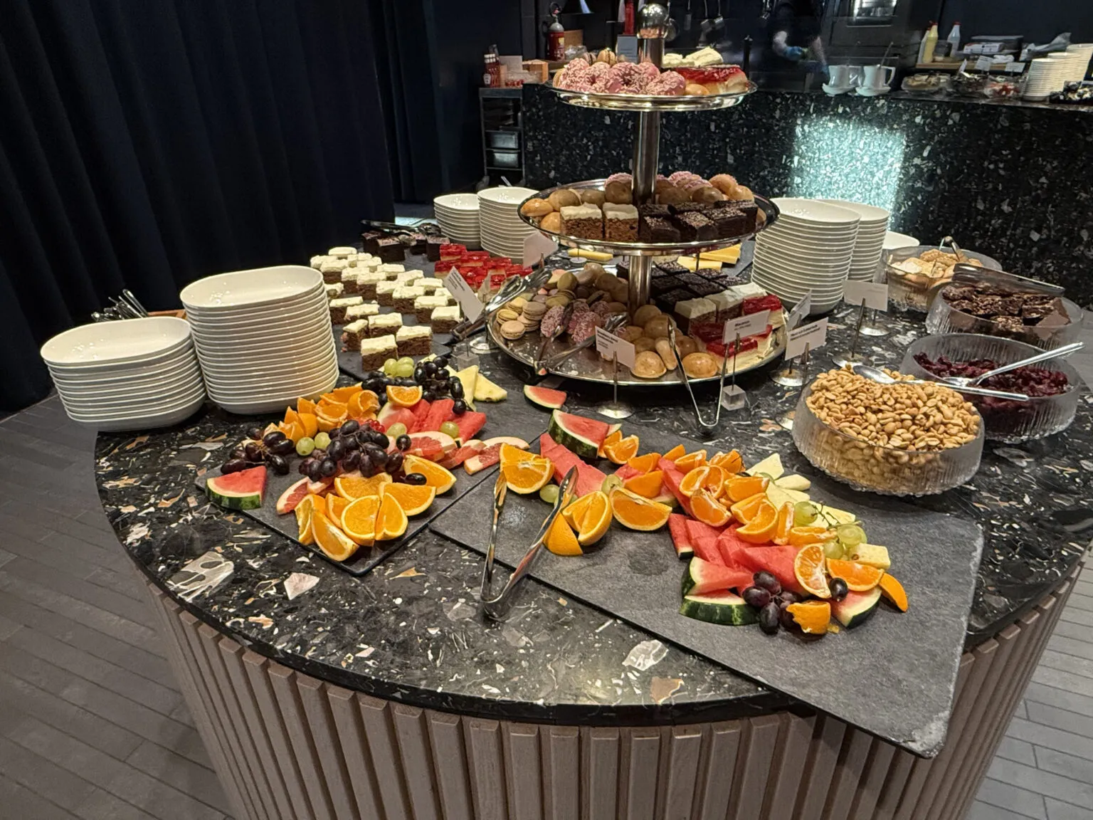 Finnair Platinum Wing lounge in HEL is almost heaven - Runway ...