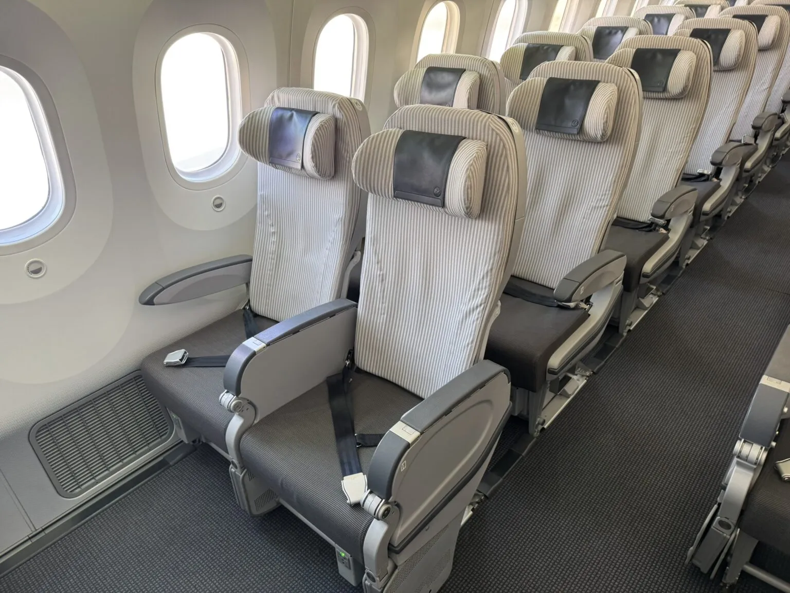 Enjoy a blast from the past aboard JAL 787-8 on TSA-HND - Runway GirlRunway Girl