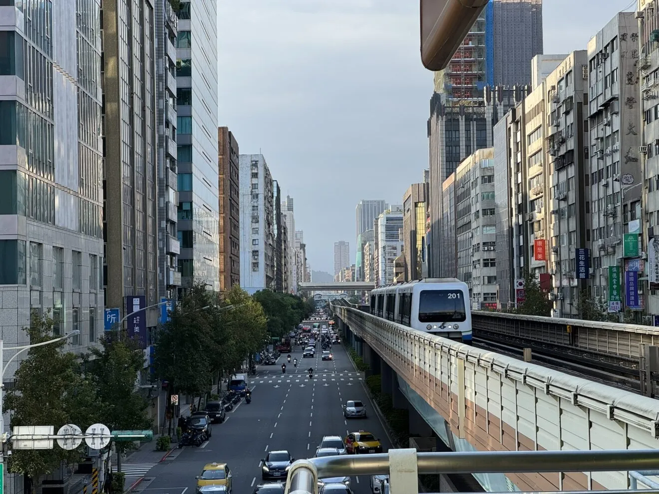 Enjoy a blast from the past aboard JAL 787-8 on TSA-HND - Runway ...