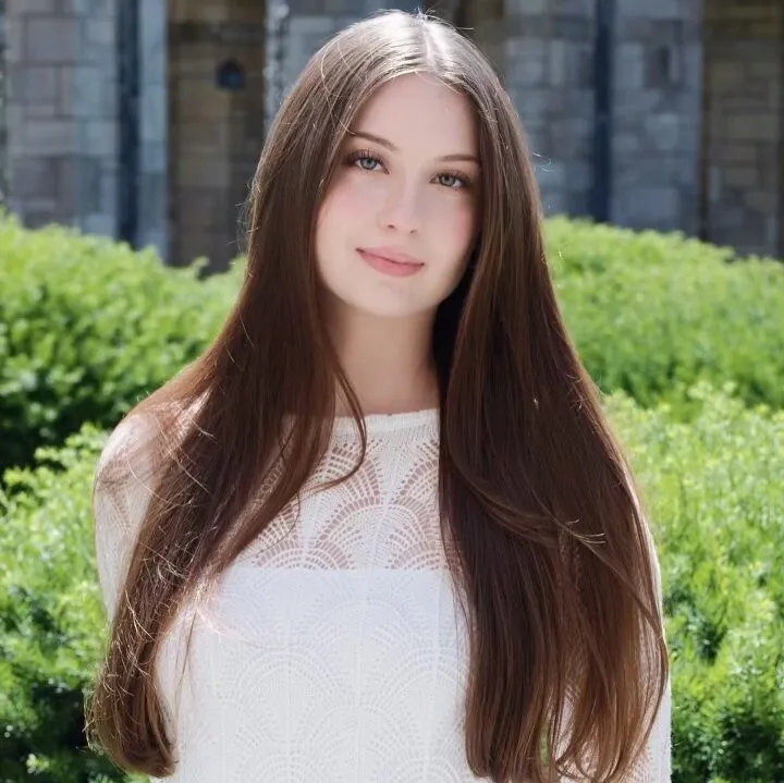 Reilly Oatridge - Runway GirlRunway Girl